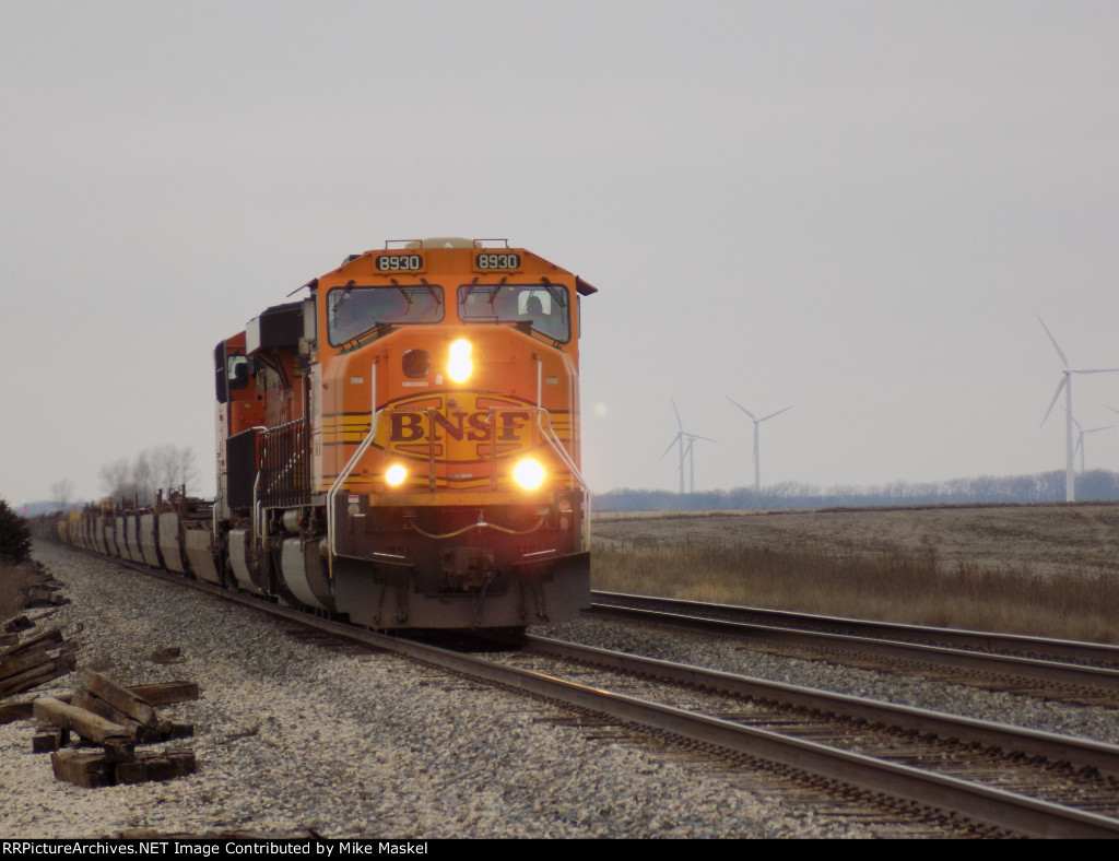 BNSF 8930